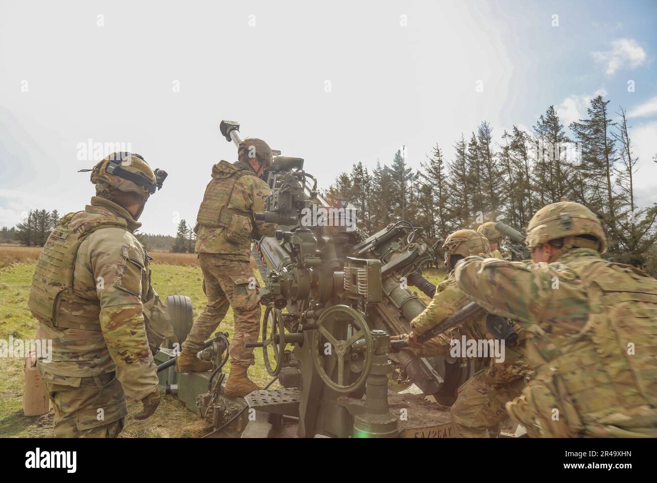 U.S. Soldiers assigned to Carnage Battery, Field Artillery Squadron ...