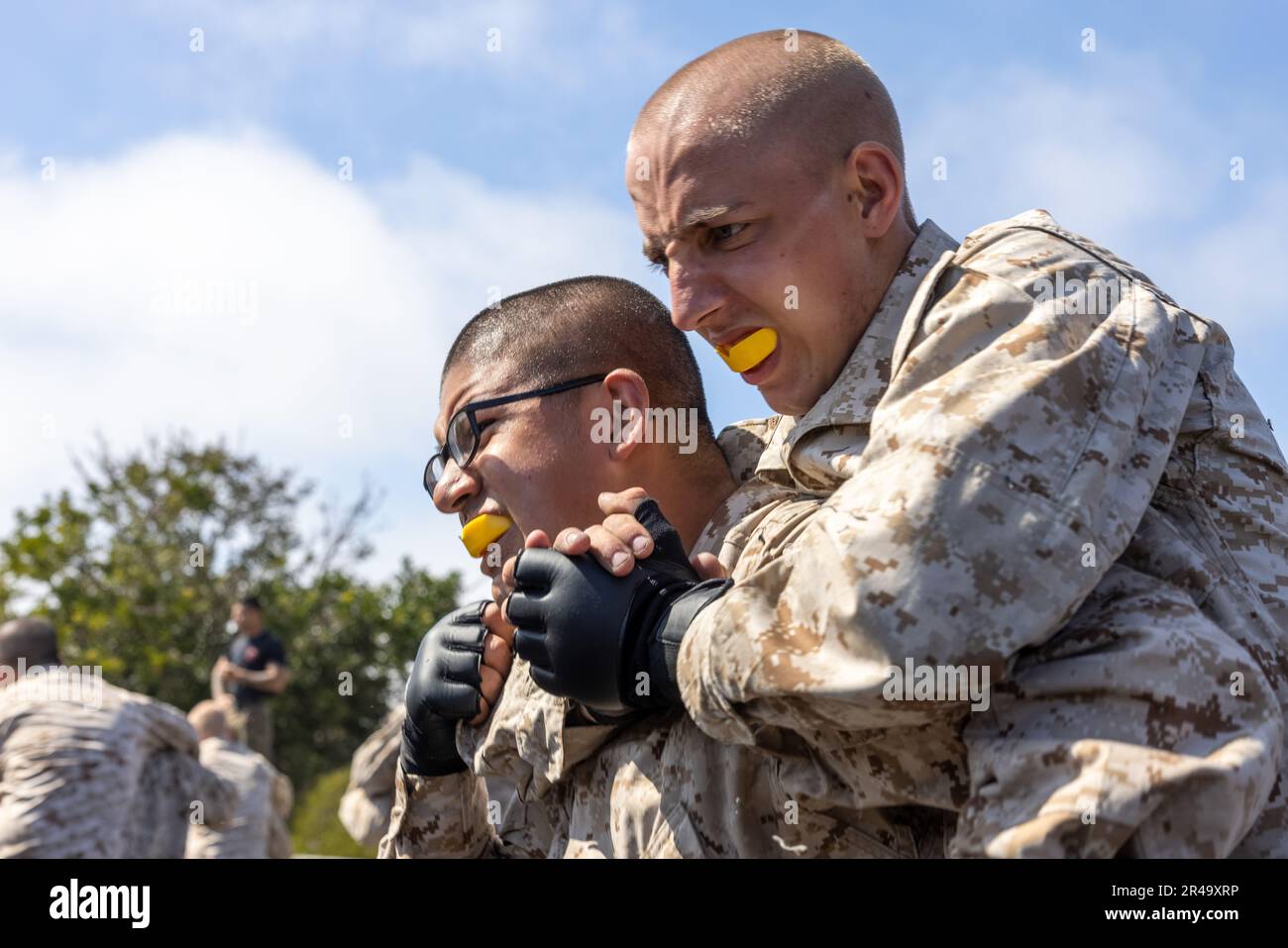 U.S. Marine Corps recruits with Echo Company, 2nd Recruit Training ...