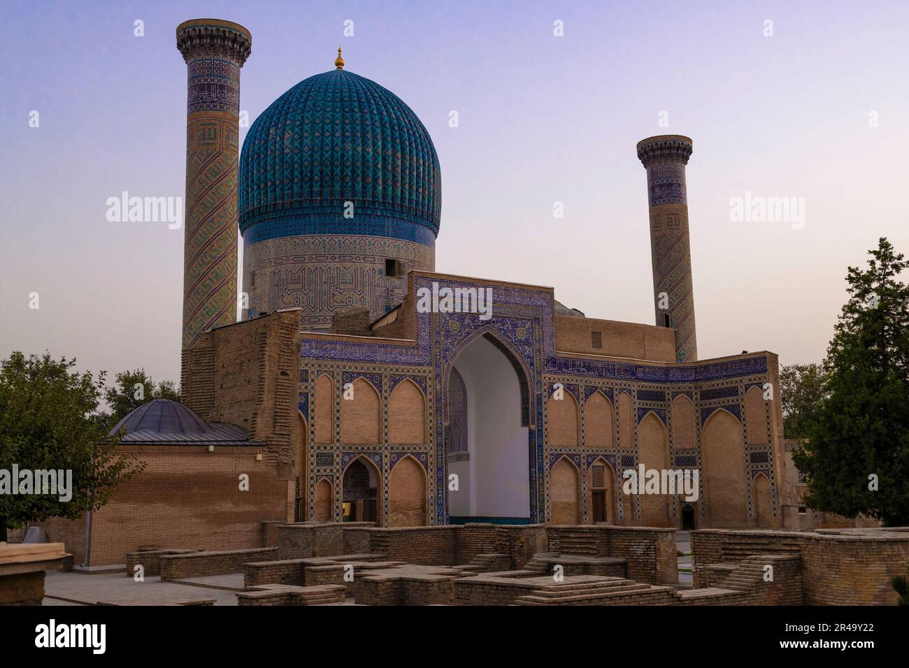 SAMARKAD, UZBEKISTAN - SEPTEMBER 11, 2022: Ancient Gur-Emir Mausoleum ...