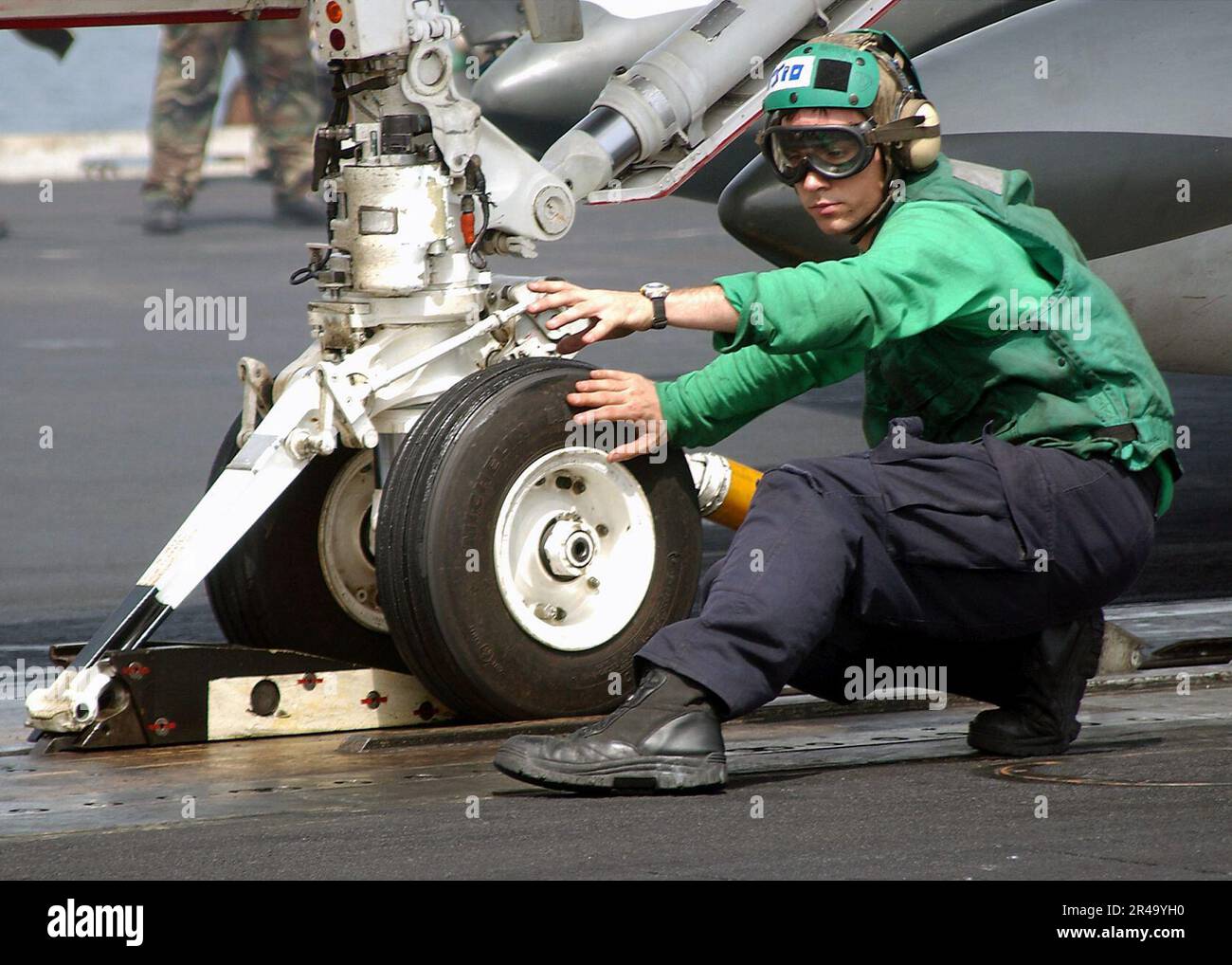 US Navy Aviation Boatswain's Mate Stock Photo - Alamy