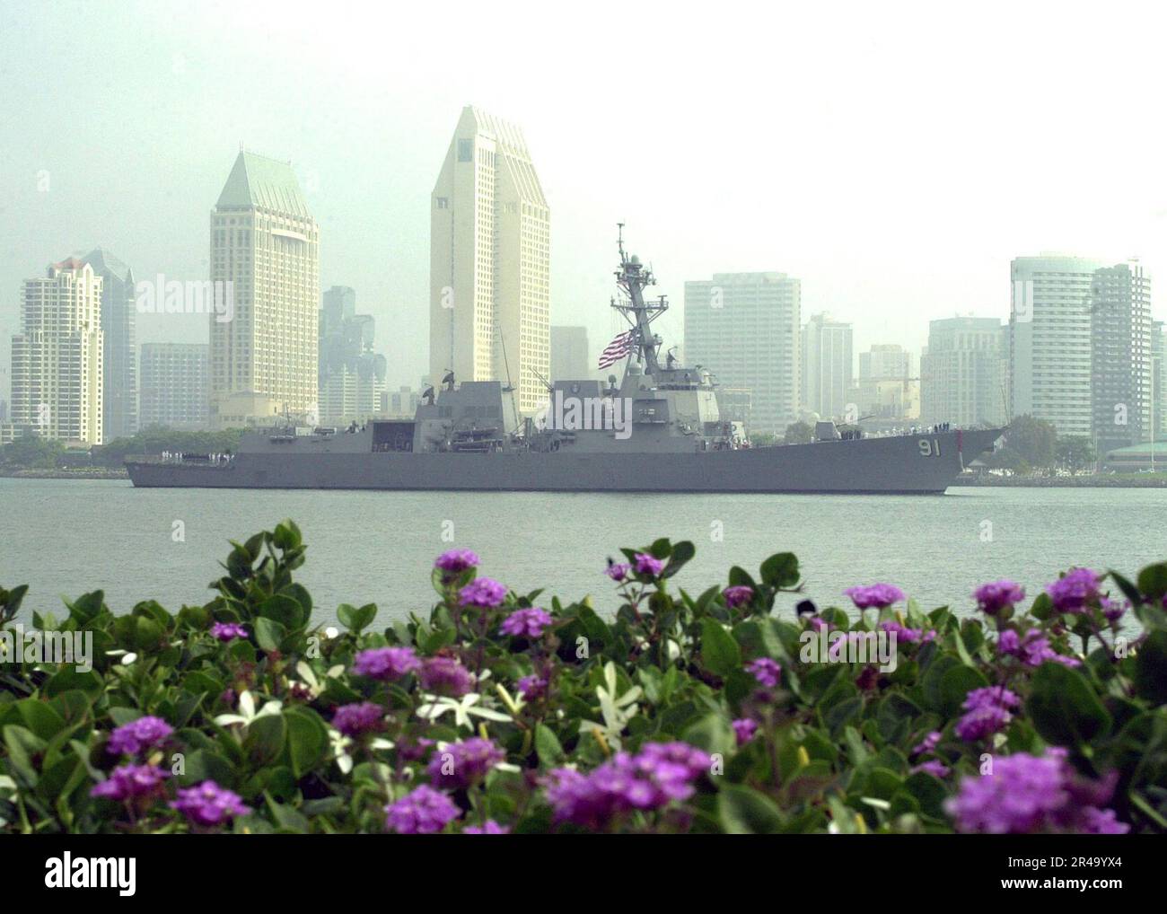 US Navy he Navy's newest guided missile destroyer PCU Pinckney (DDG 91 ...