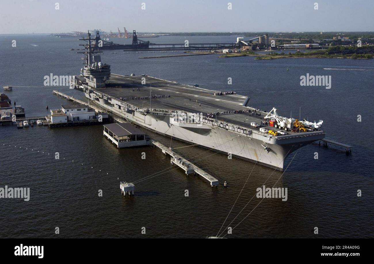 US Navy The U.S. Navy's newest aircraft carrier USS Ronald Reagan (CVN ...