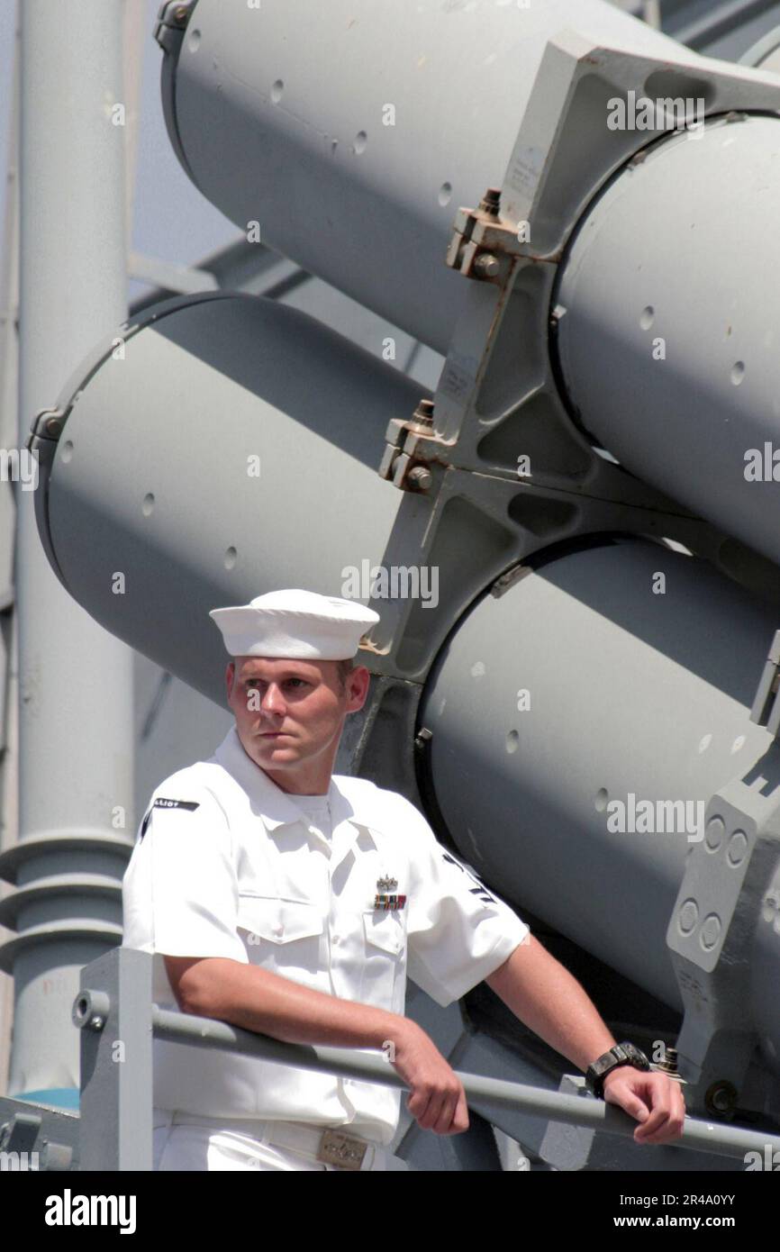 US Navy A Sailor assigned to the Spruance-class destroyer USS Fletcher ...