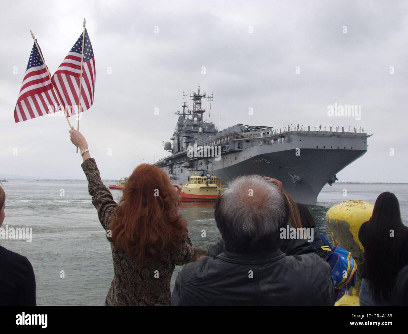 US Navy Friends and family members of Sailors and Marines aboard the ...