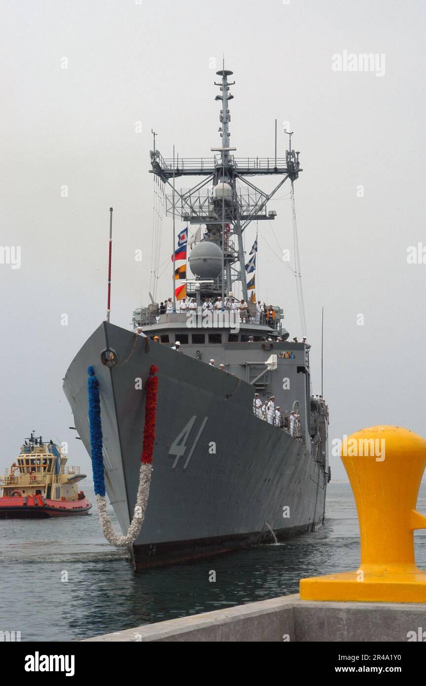 US Navy The guided missile frigate USS McClusky (FFG 41) returns to ...