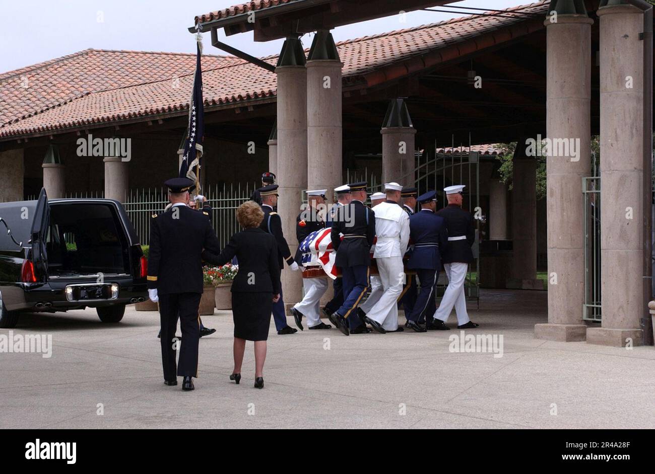 US Navy Commanding General, U.S. Army Military District of Washington ...