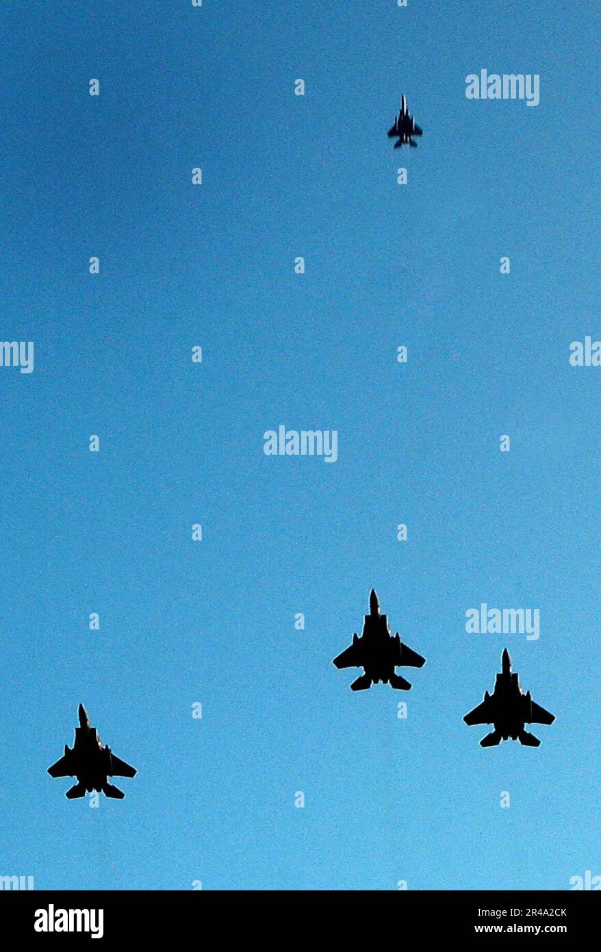 Missing man formation hi-res stock photography and images - Alamy
