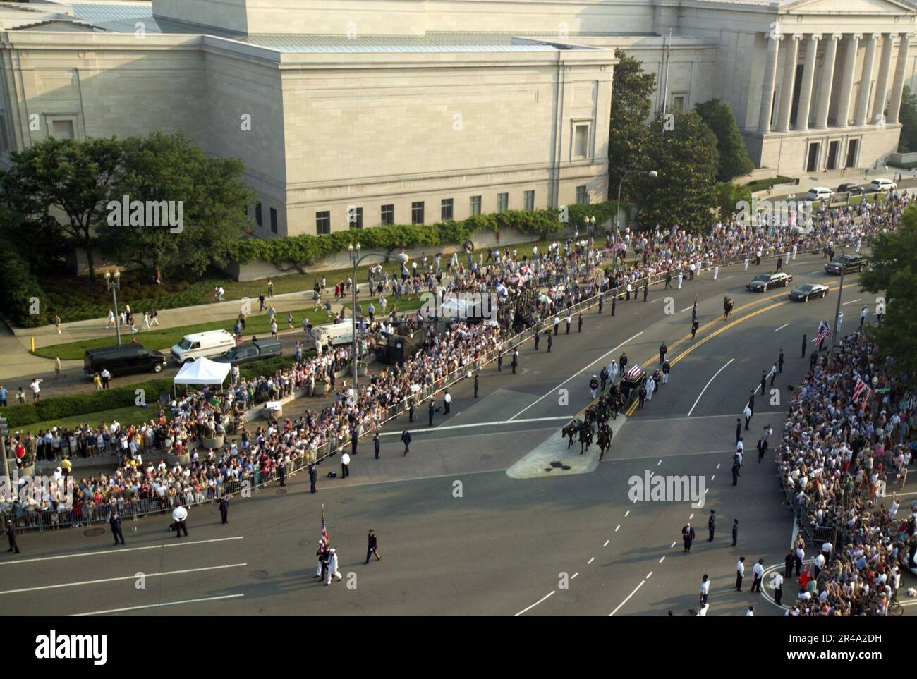 US Navy Ceremonial Honor Guard escort the U.S. Army's 3rd Infantry ...