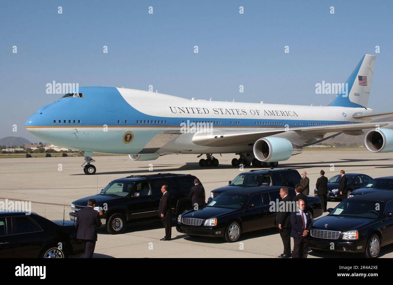 US Navy The VC-25 Special Airlift Mission (SAM) 2800 Boeing 747 ...