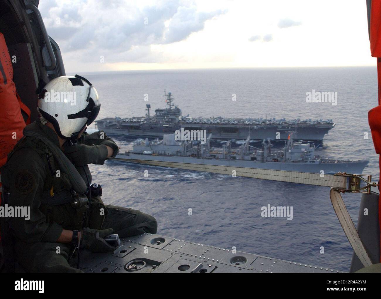 US Navy Aviation Electronics Technician Stock Photo - Alamy