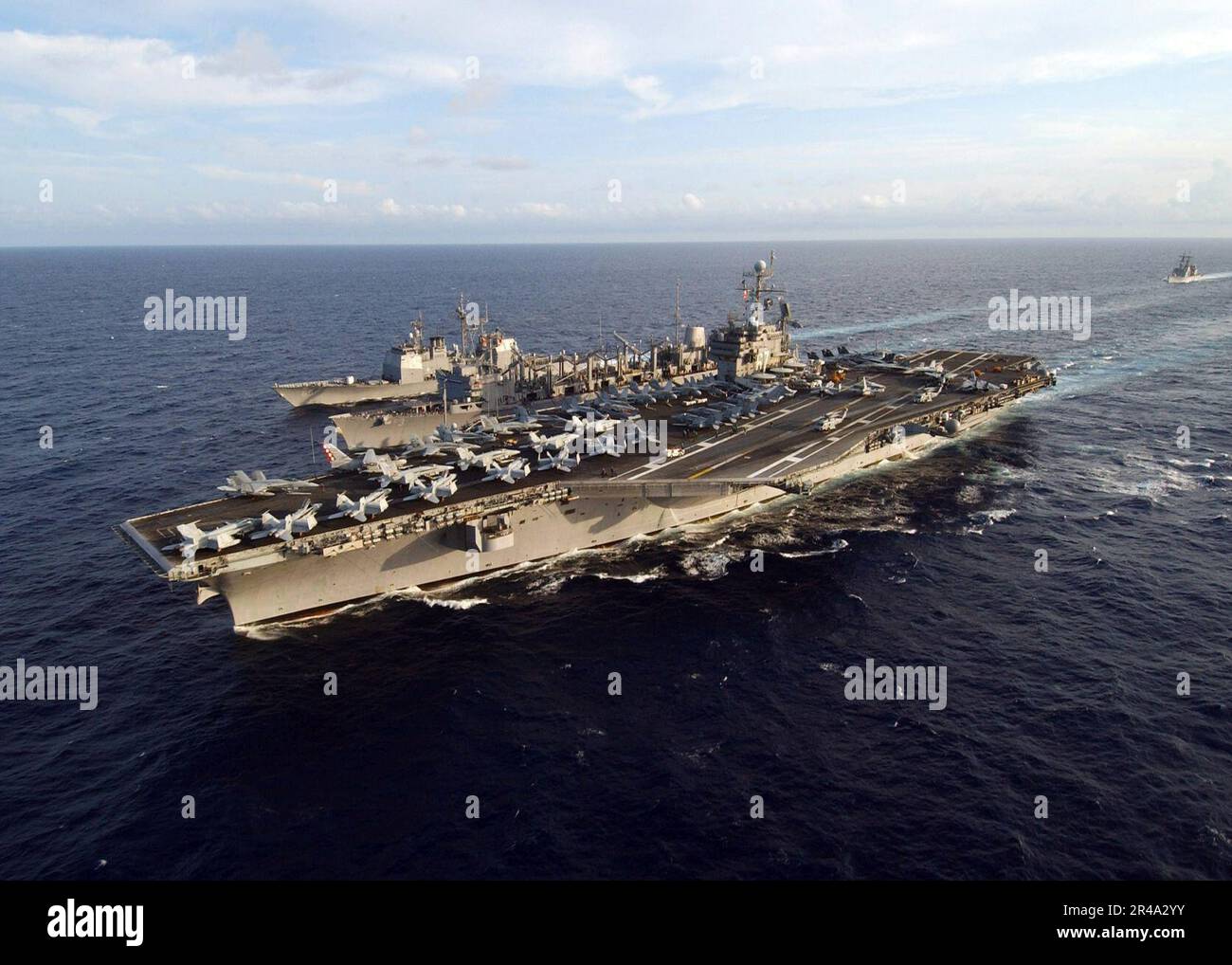 US Navy The fast combat support ship USS Seattle (AOE 3) conducts an ...