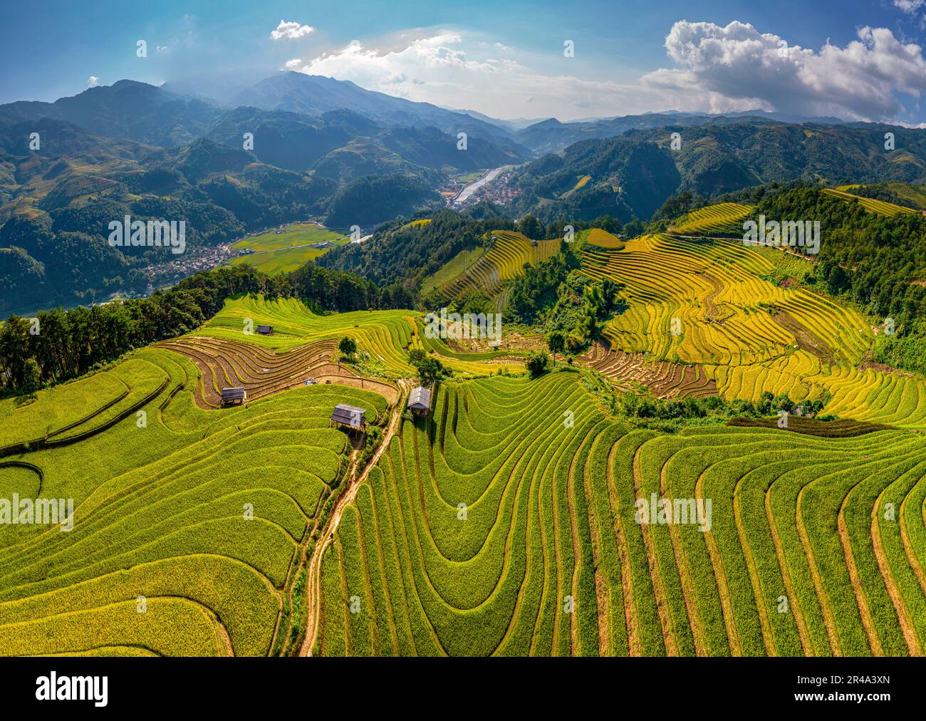 Sunset in Mu Cang Chai terraces, Vietnam Stock Photo - Alamy