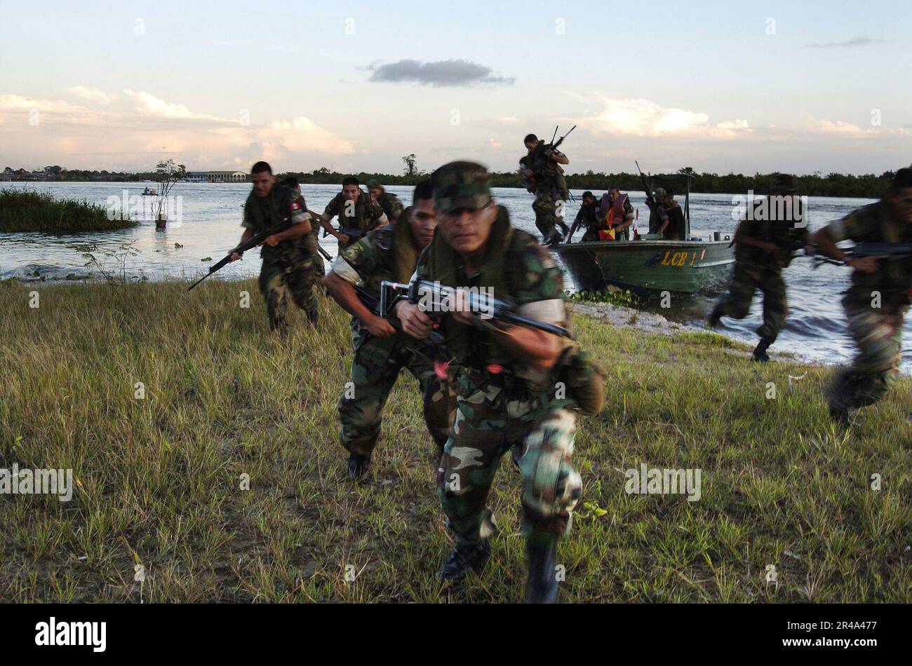US Navy Peruvian Marines conduct a beach assault during UNITAS 45-04 ...