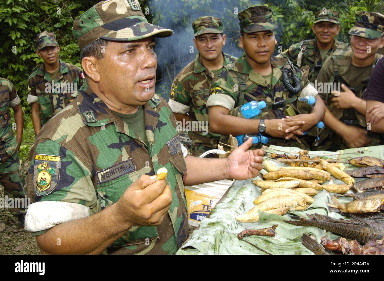 US Navy Peruvian Marine Tech. Sgt. teaches U.S. and Latin American ...