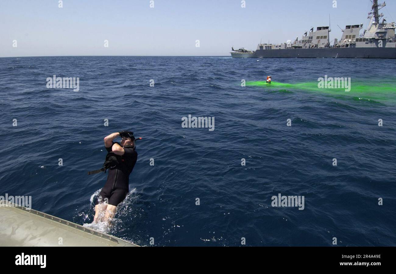 US Navy Fire Controlman Stock Photo - Alamy