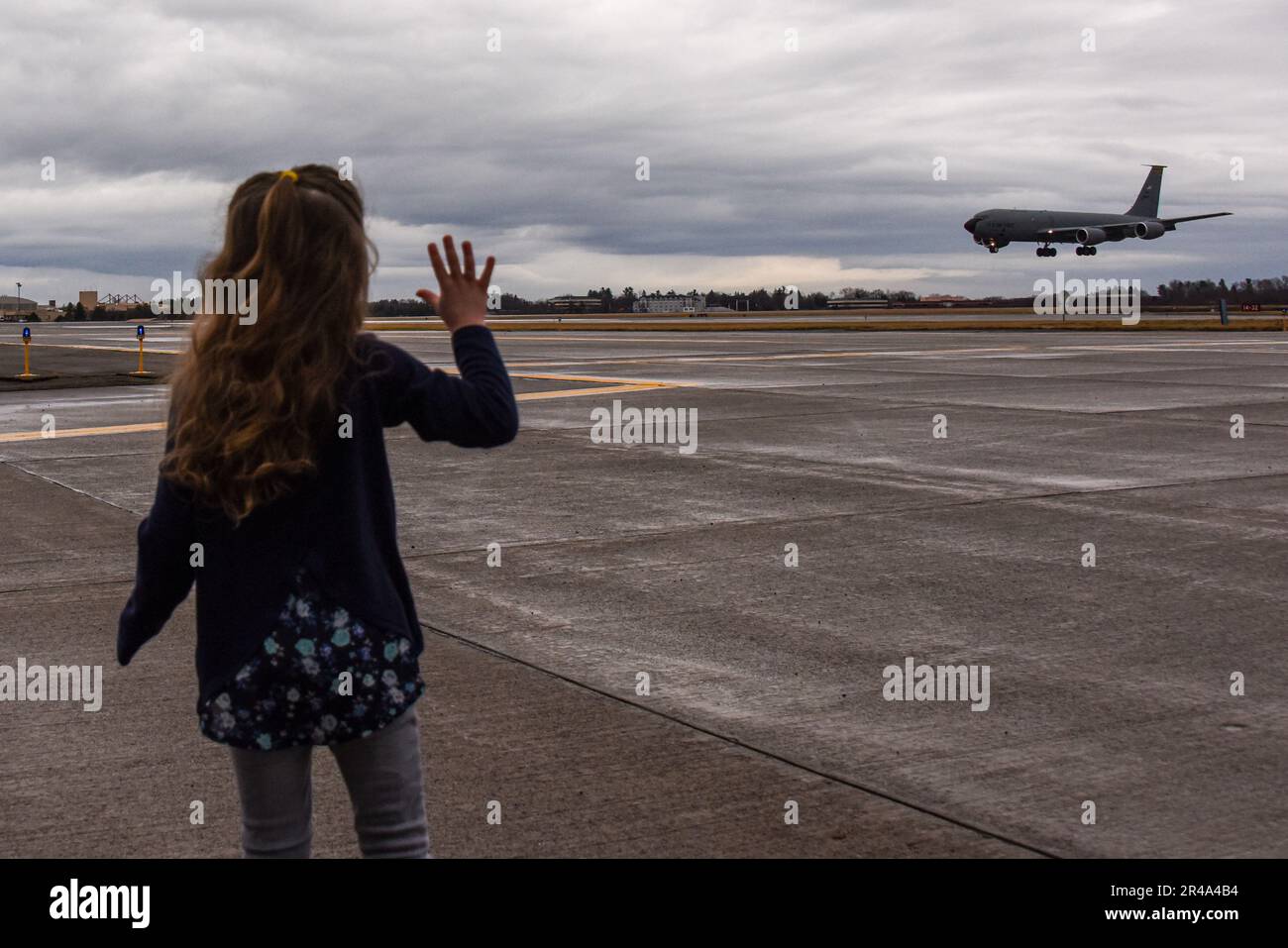Nearly 100 Pennsylvania Air National Guardsmen with the 171st Air ...