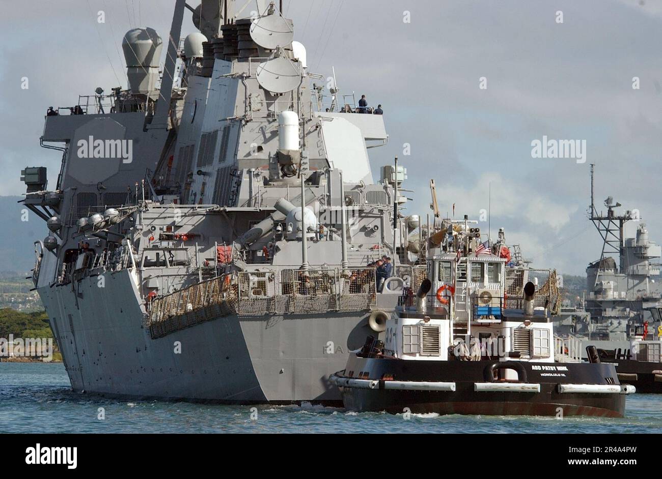 US Navy The guided missile destroyer USS Paul Hamilton (DDG 60 ...