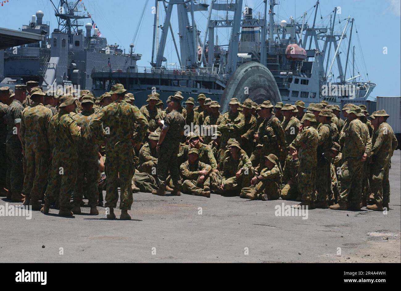 US Navy Combat Cargo Assistant, Gunnery Sgt. briefs soldiers from the ...