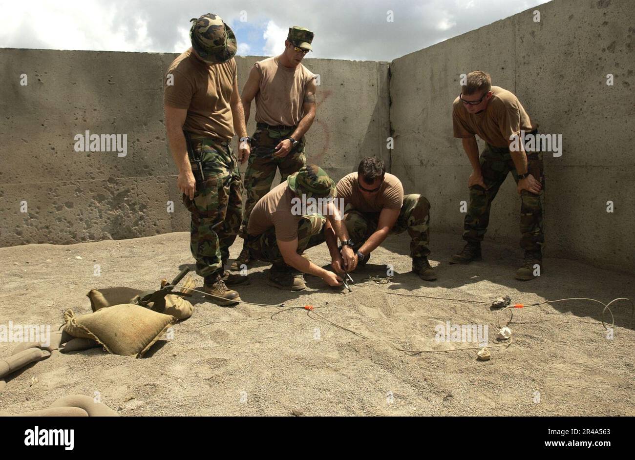 Blasting caps hi-res stock photography and images - Alamy