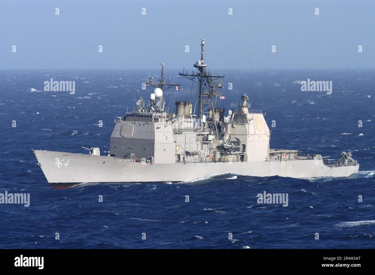 US Navy USS Gettysburg (DDG-64) makes her approach along side USS ...