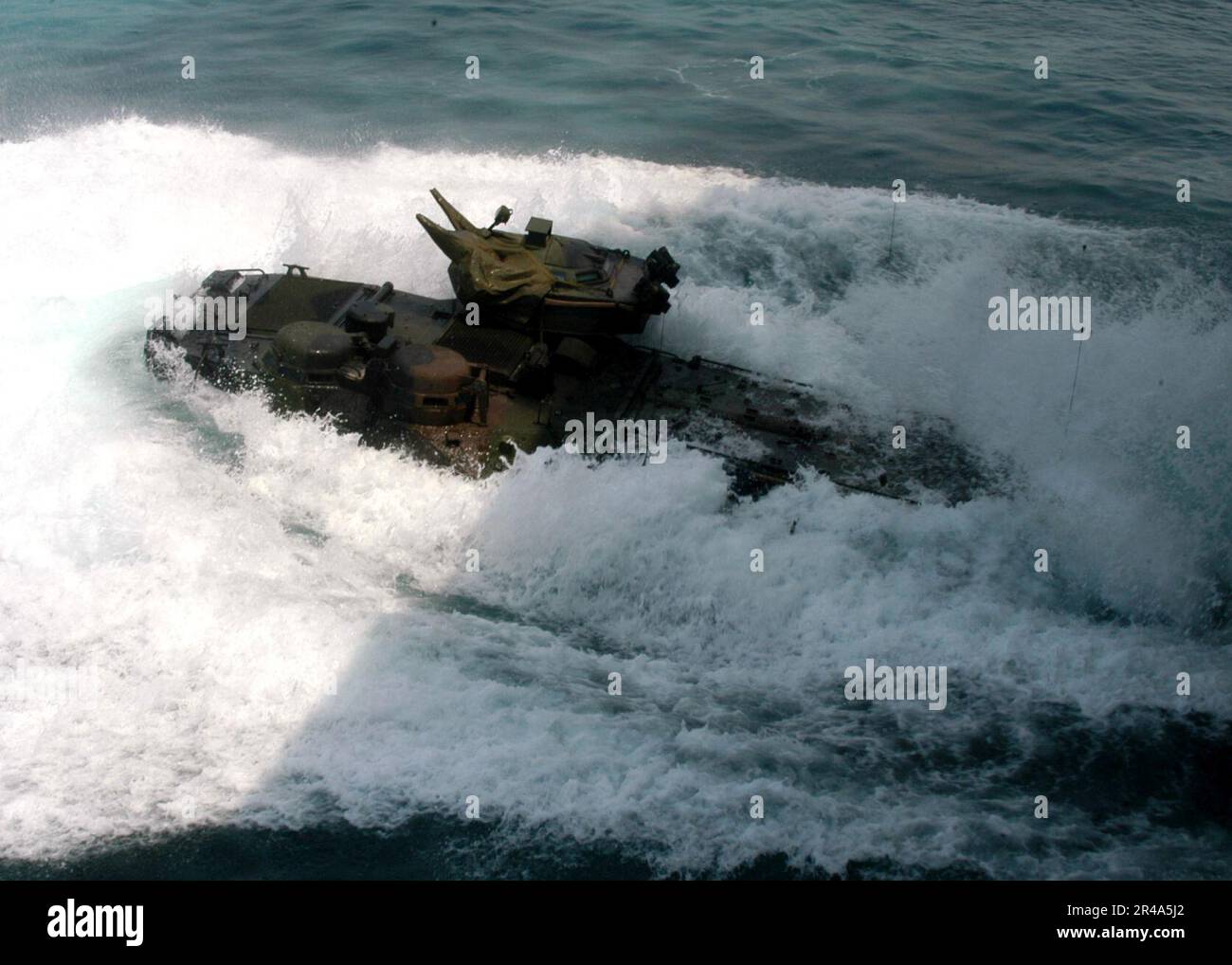 US Navy An Amphibious Assault Vehicle (AAV) speeds through the water ...