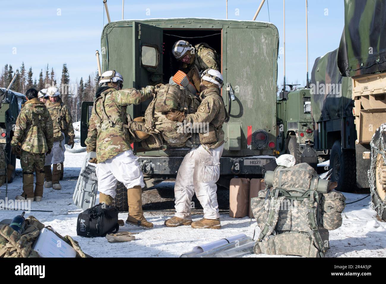 U.S. Army Soldiers assigned to the 2nd Infantry Brigade Combat Team ...