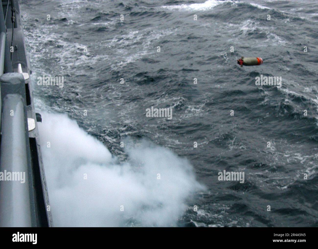 US Navy The Pascagoula, Miss., based guided missile cruiser USS Thomas ...