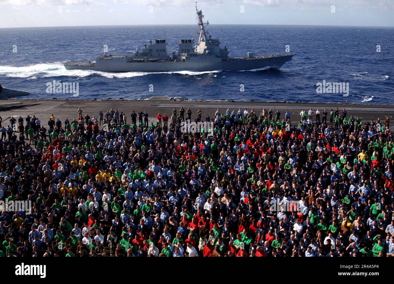 US Navy The guided missile destroyer USS Howard (DDG 83) cruises off ...