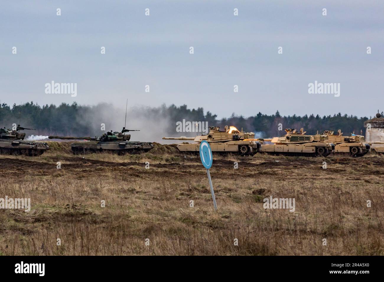 U.S. Soldiers assigned to the 2nd Armored Brigade Combat Team, 1st ...
