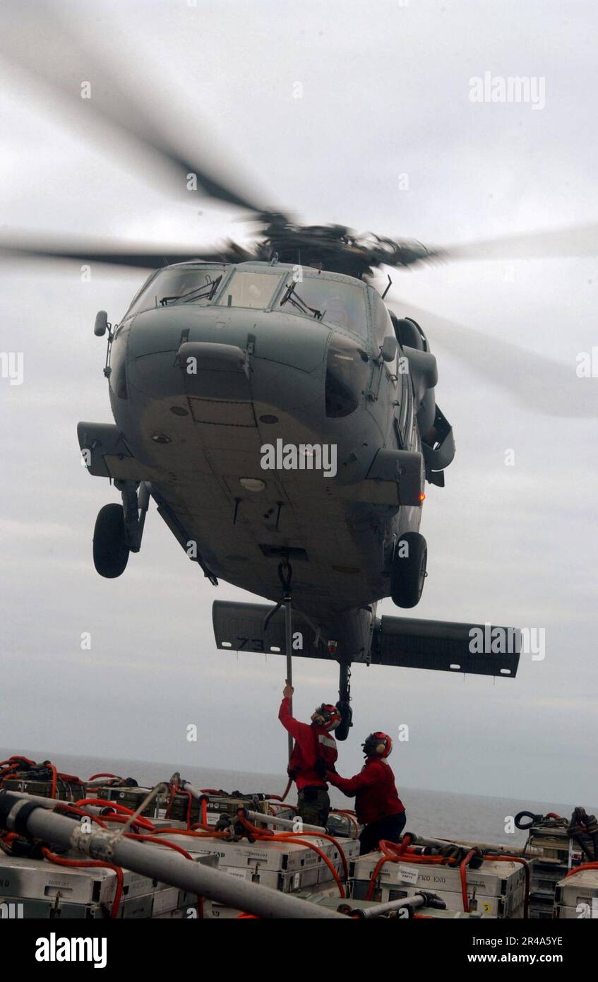 US Navy An MH-60S Nighthawk helicopter, assigned to the Stock Photo - Alamy