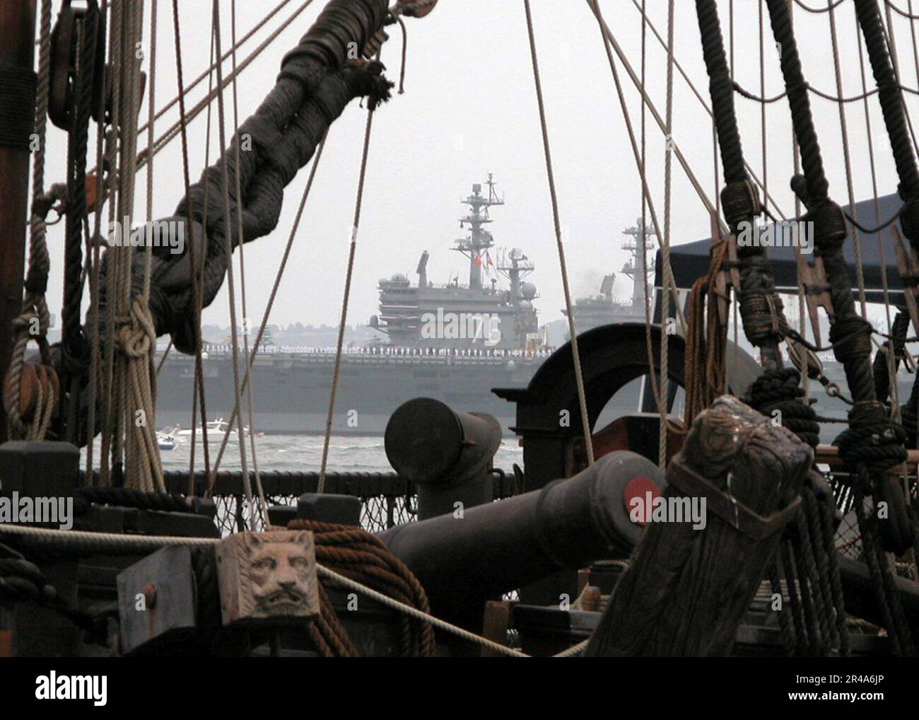 US Navy USS Ronald Reagan (CVN 76), the Navy's newest Nimitz class ...