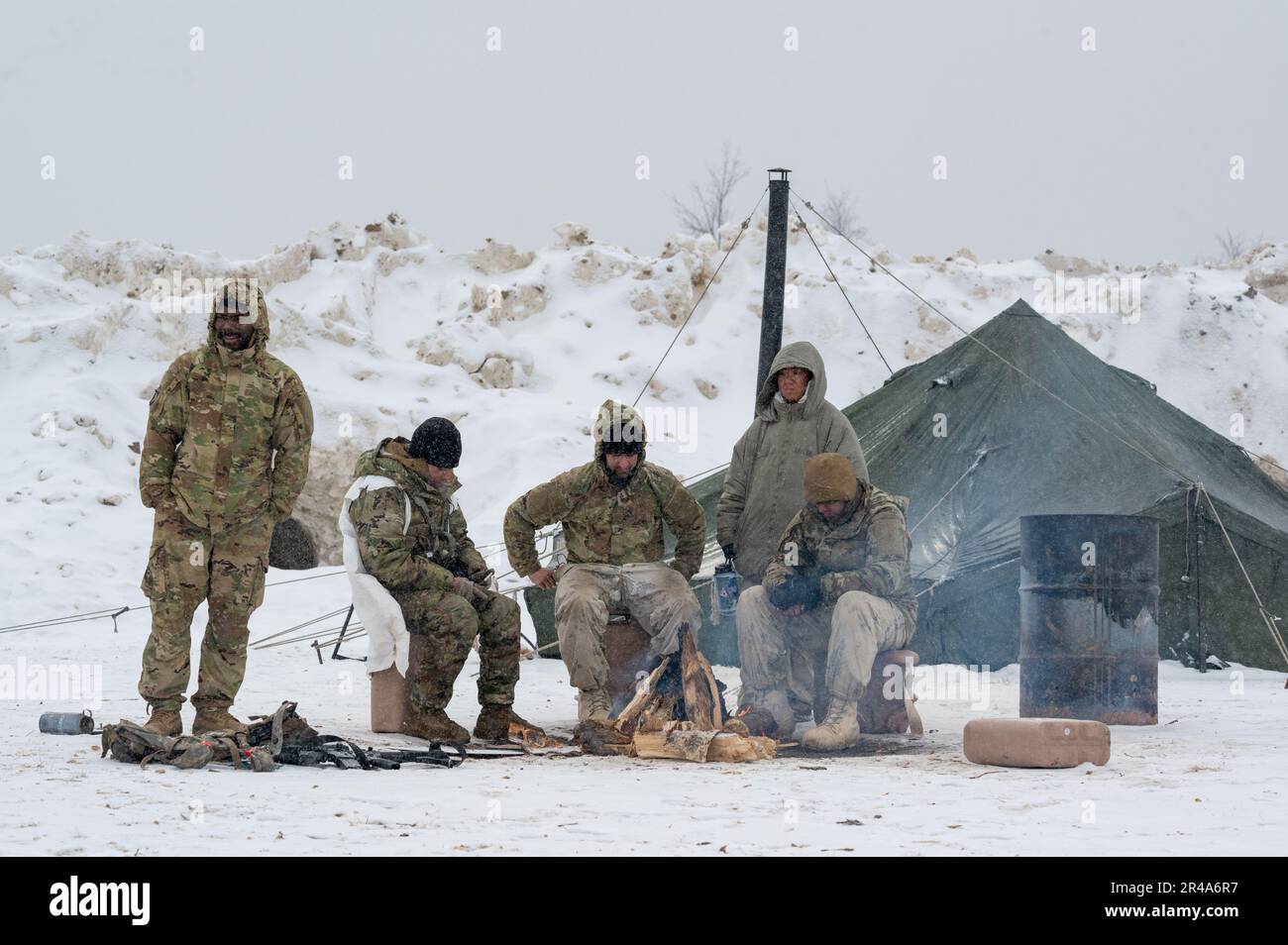 U.S. Army Soldiers assigned to 1st Battalion, 5th Infantry Regiment ...