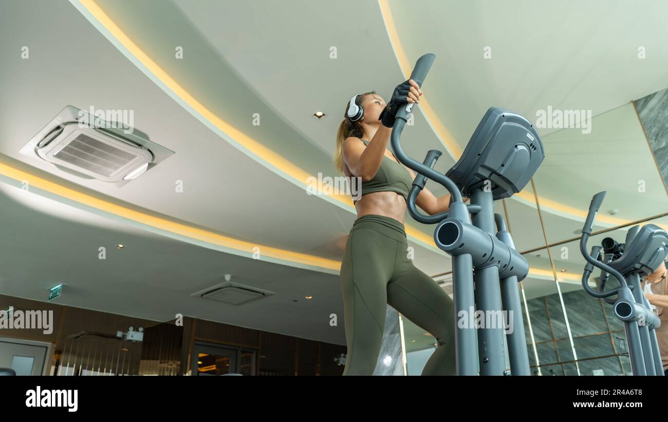 Xtrainer machines hi-res stock photography and images - Alamy