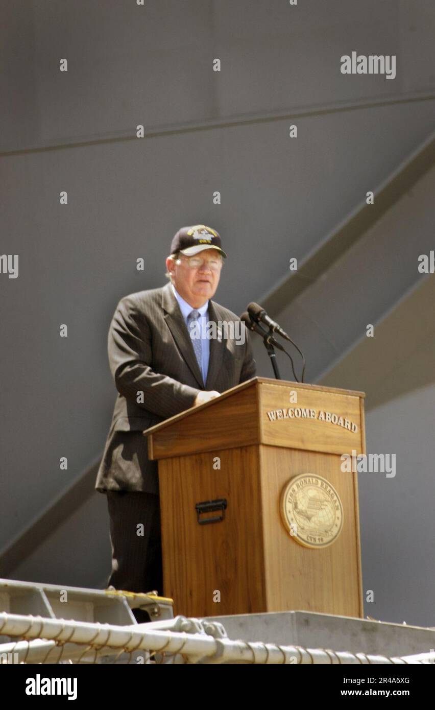 US Navy Rep. Randy Duke Cunningham (R-San Diego) addresses the crowd at ...