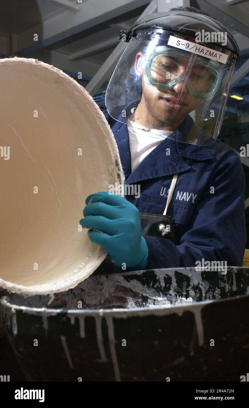 Aviation support equipment technician hi-res stock photography and ...