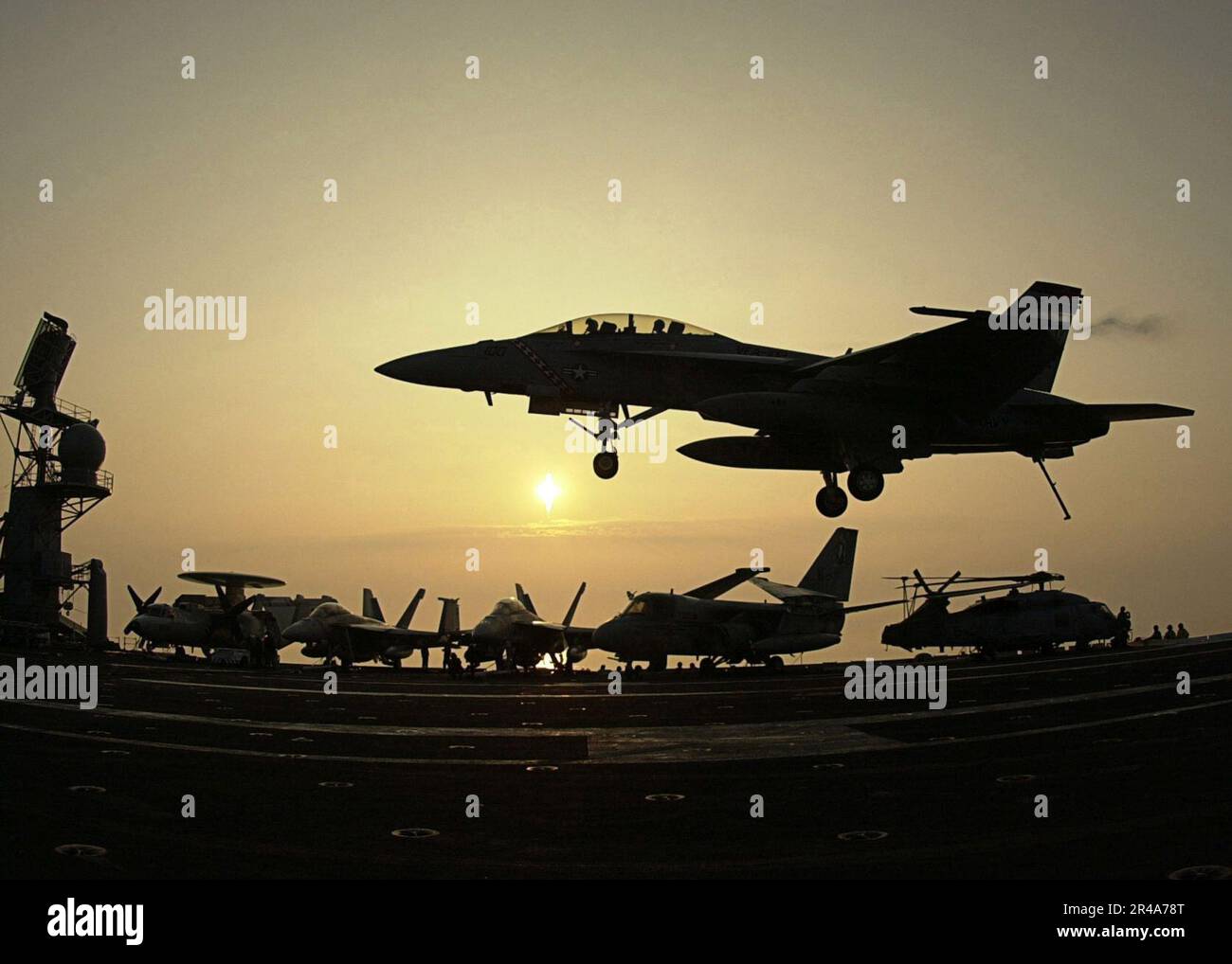 US Navy An F-A-18F Super Hornet assigned to the Diamondbacks of Strike ...