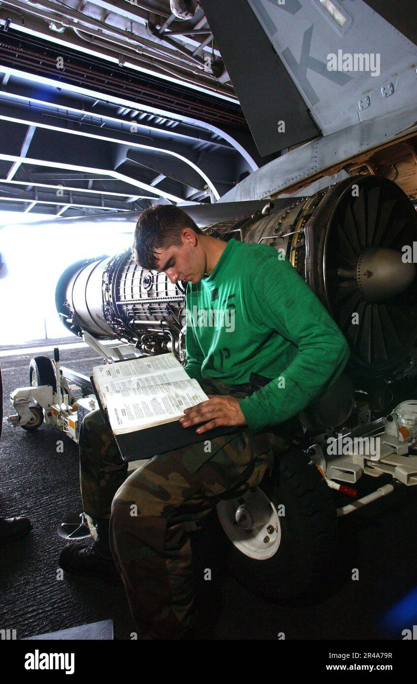 US Navy Aviation Machinist's Mate Stock Photo - Alamy