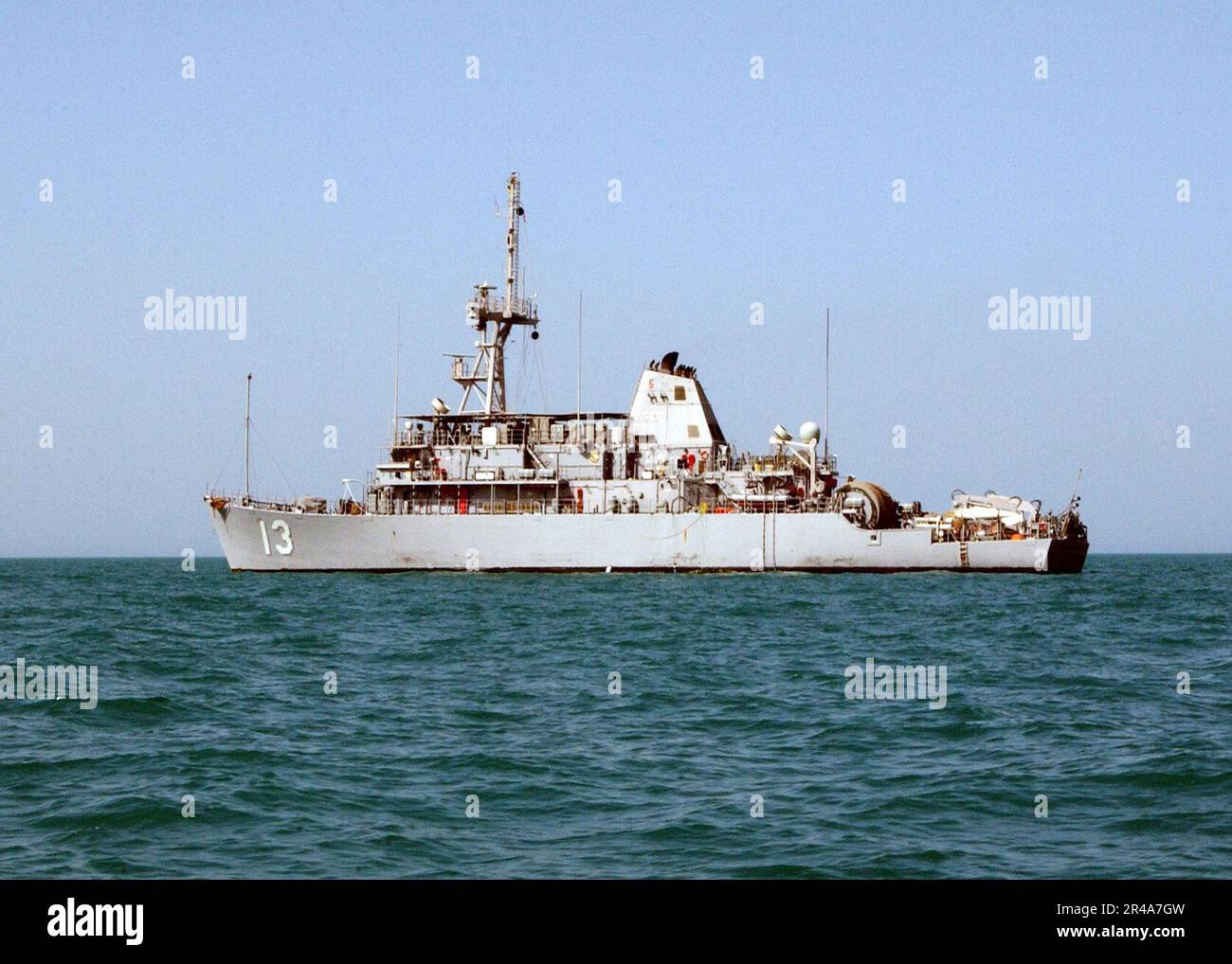 US Navy The mine countermeasure ship USS Dextrous (MCM 13) steams ...