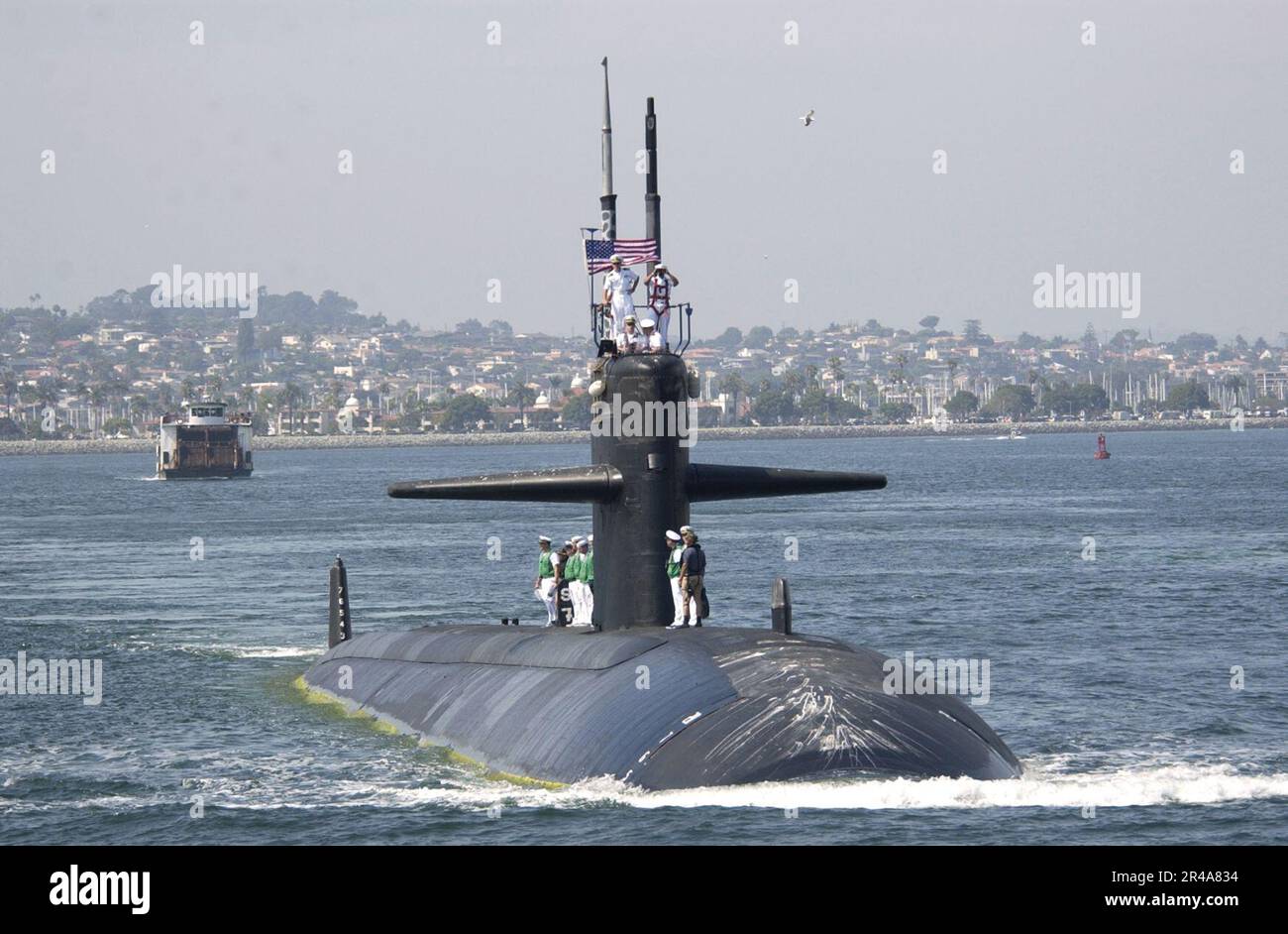 US Navy The Los Angeles-class fast attack submarine USS Portsmouth (SSN ...