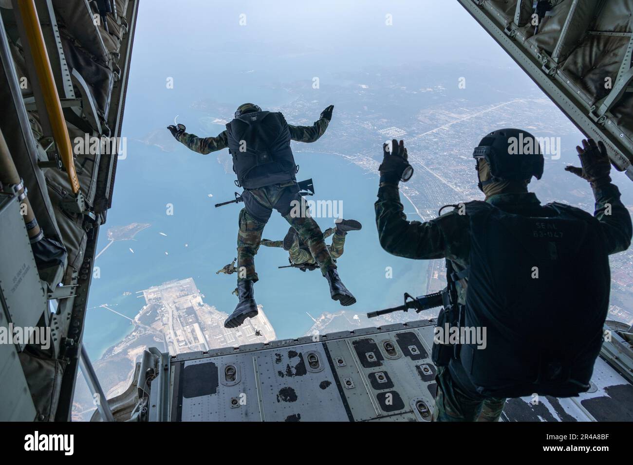 Royal thai marine reconnaissance hi-res stock photography and images ...