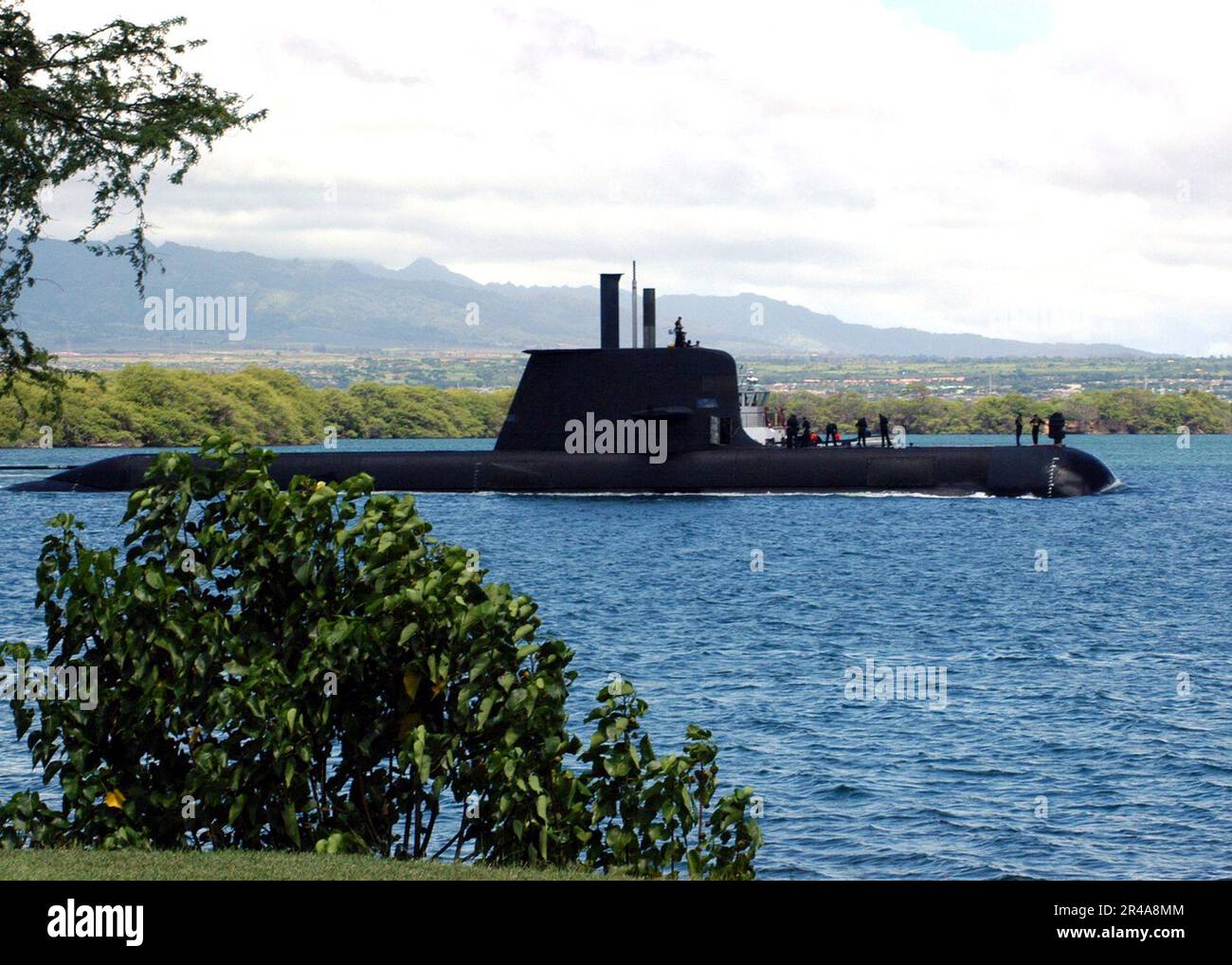 US Navy The Australian Collins-class submarine, HMAS Rankin (SSK 78), enters Pearl Harbor for a ...