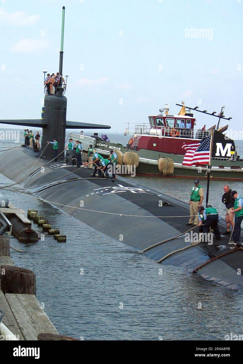 US Navy The Los Angeles-class attack submarine USS Norfolk (SSN 714 ...