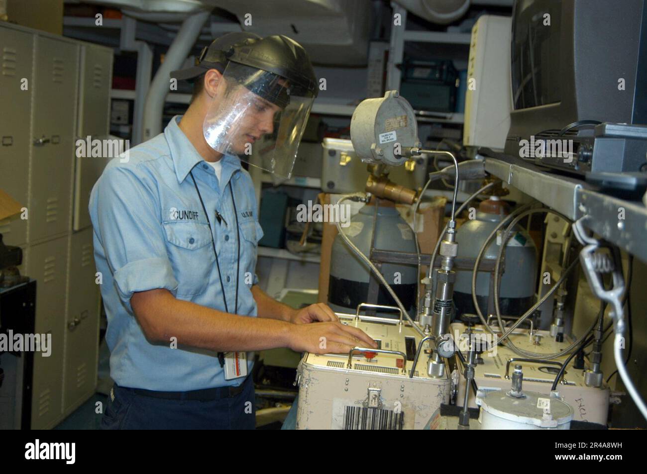 US Navy Machinist Mate Stock Photo - Alamy