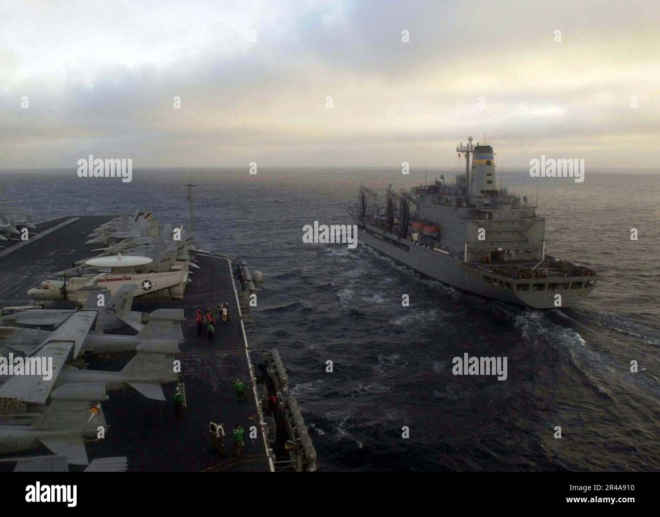 US Navy The Nimitz-class aircraft carrier USS Abraham Lincoln (CVN 72 ...