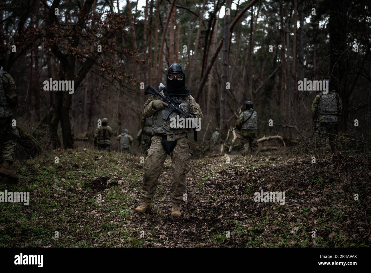 Airmen assigned to the 1st Combat Communication Squadron execute ...