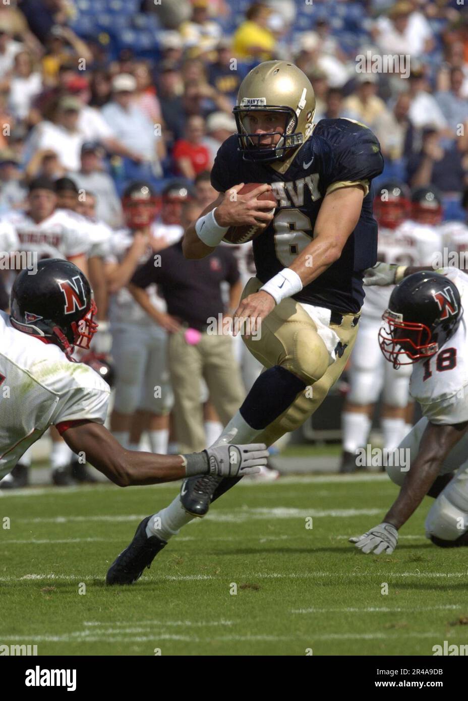 US Navy U.S. Naval Academy Midshipman 1st Class runs for a touchdown ...