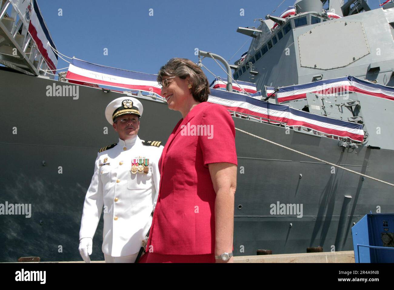 US Navy Commanding Officer of the guided missile destroyer USS Chung ...