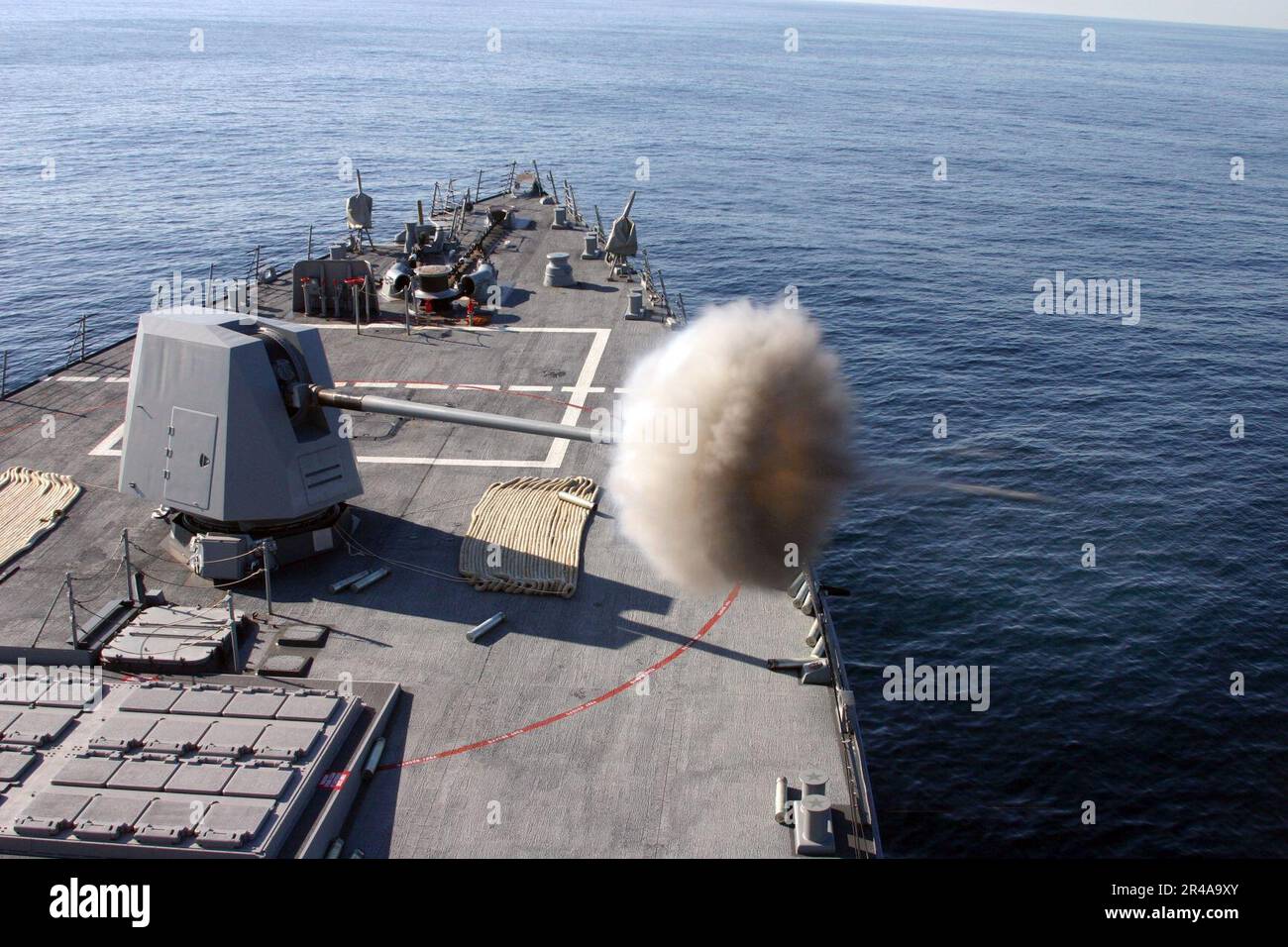 US Navy The guided missile destroyer USS Winston S. Churchill (DDG 81 ...