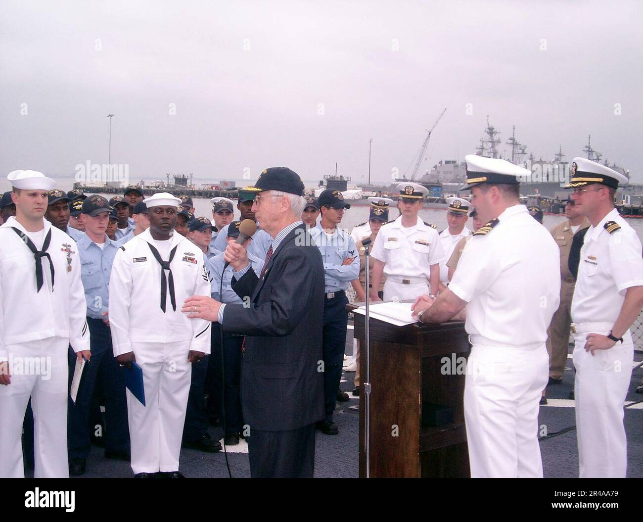 US Navy Secretary of the Navy (SECNAV) Gordon England thanks the crew ...