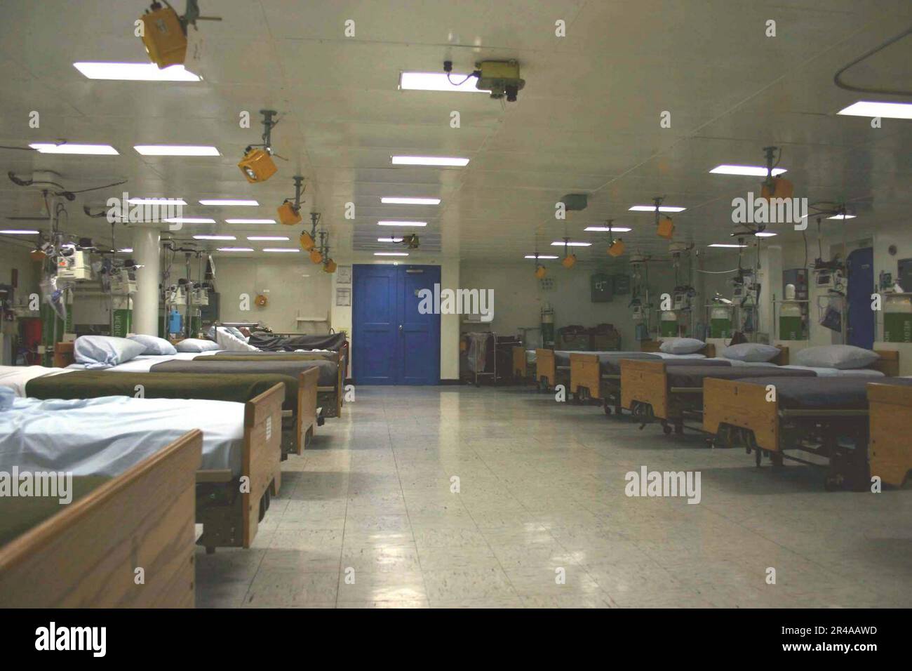 US Navy The Intensive Care Unit (ICU) aboard the amphibious assault ...